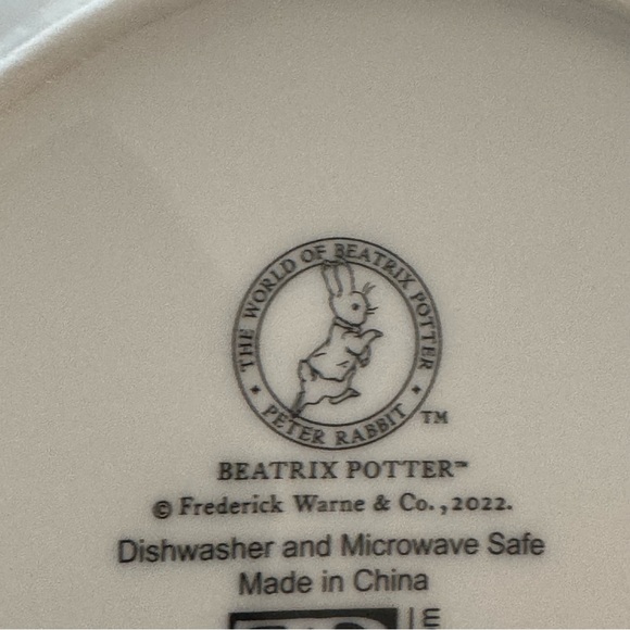 Peter Rabbit | Dining | Beatrix Potter Peter Rabbit 8 Ceramic Salad ...